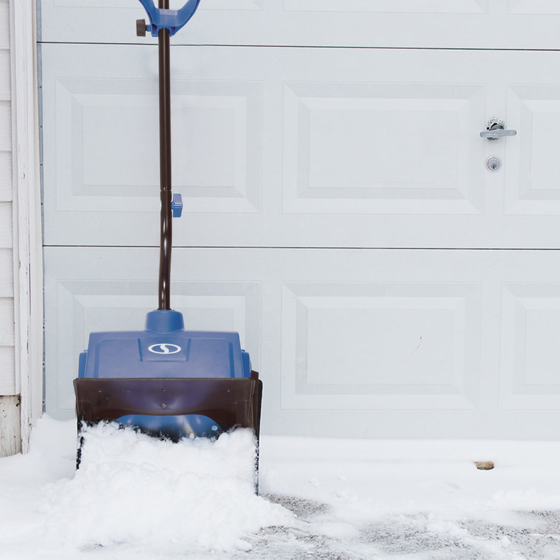 Snow Joe 24-Volt* IONMAX Cordless Snow Shovel Bundle | W/ 4.0-Ah Batte
